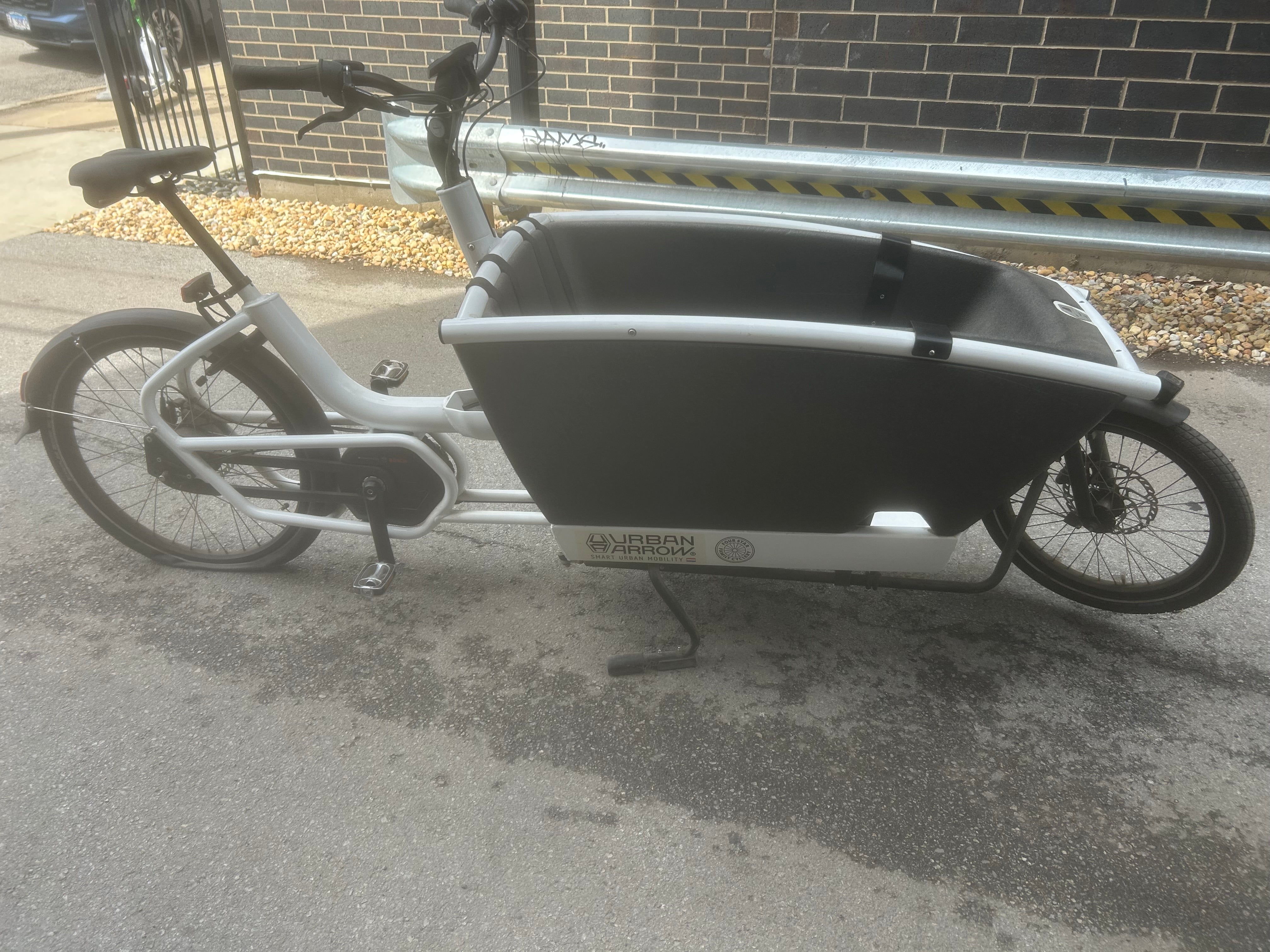 SOLD / 2021 Urban Arrow Family Performance, White – Offbeat Bikes